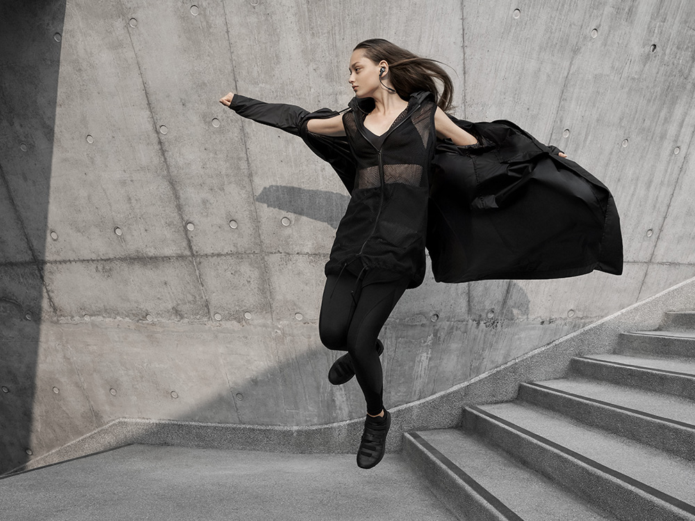 The New Beoplay E6 Earphones are Specifically Crafted for People with ...
