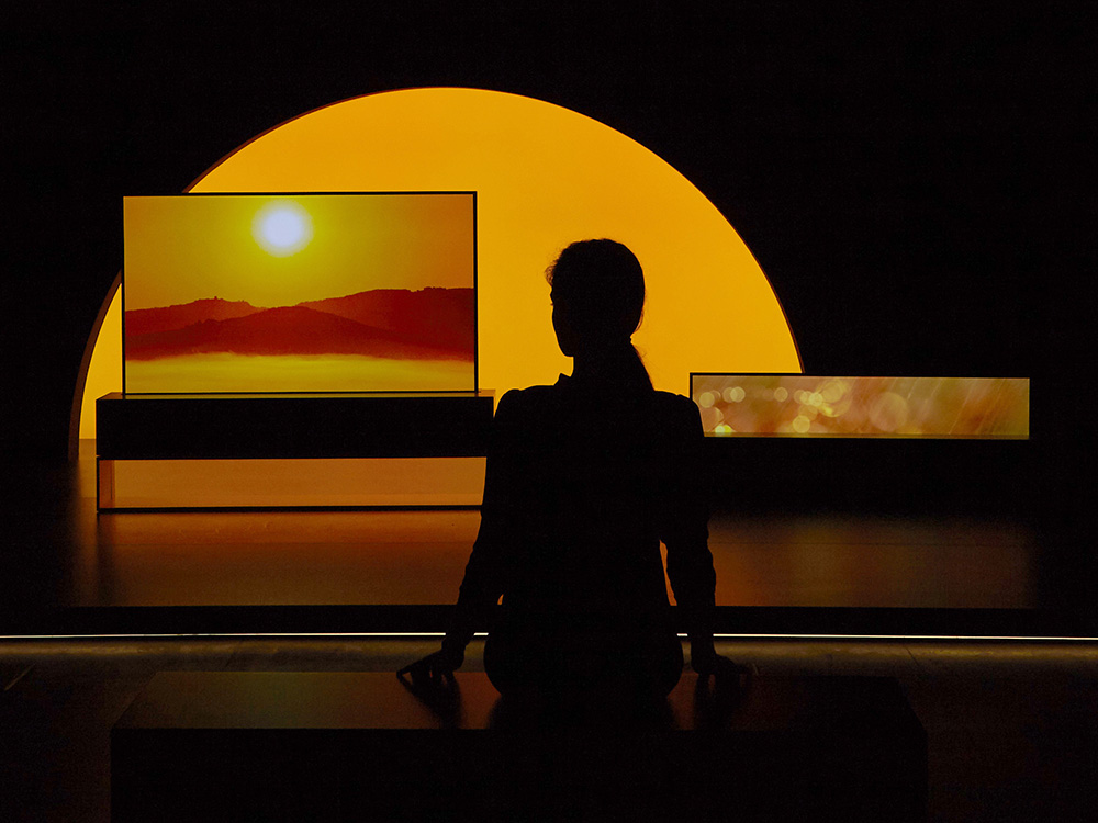 LG’S Rollable LG SIGNATURE OLED TV R Highlights Bold Installation at Milan Design Week - NXT