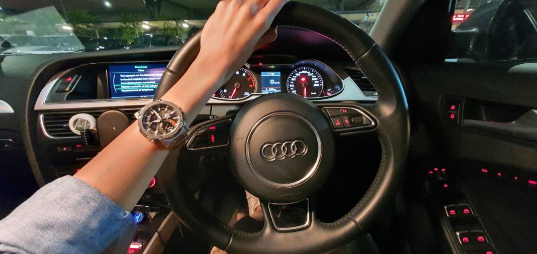 Living in the Moment With My Casio Edifice ECB-20 - NXT