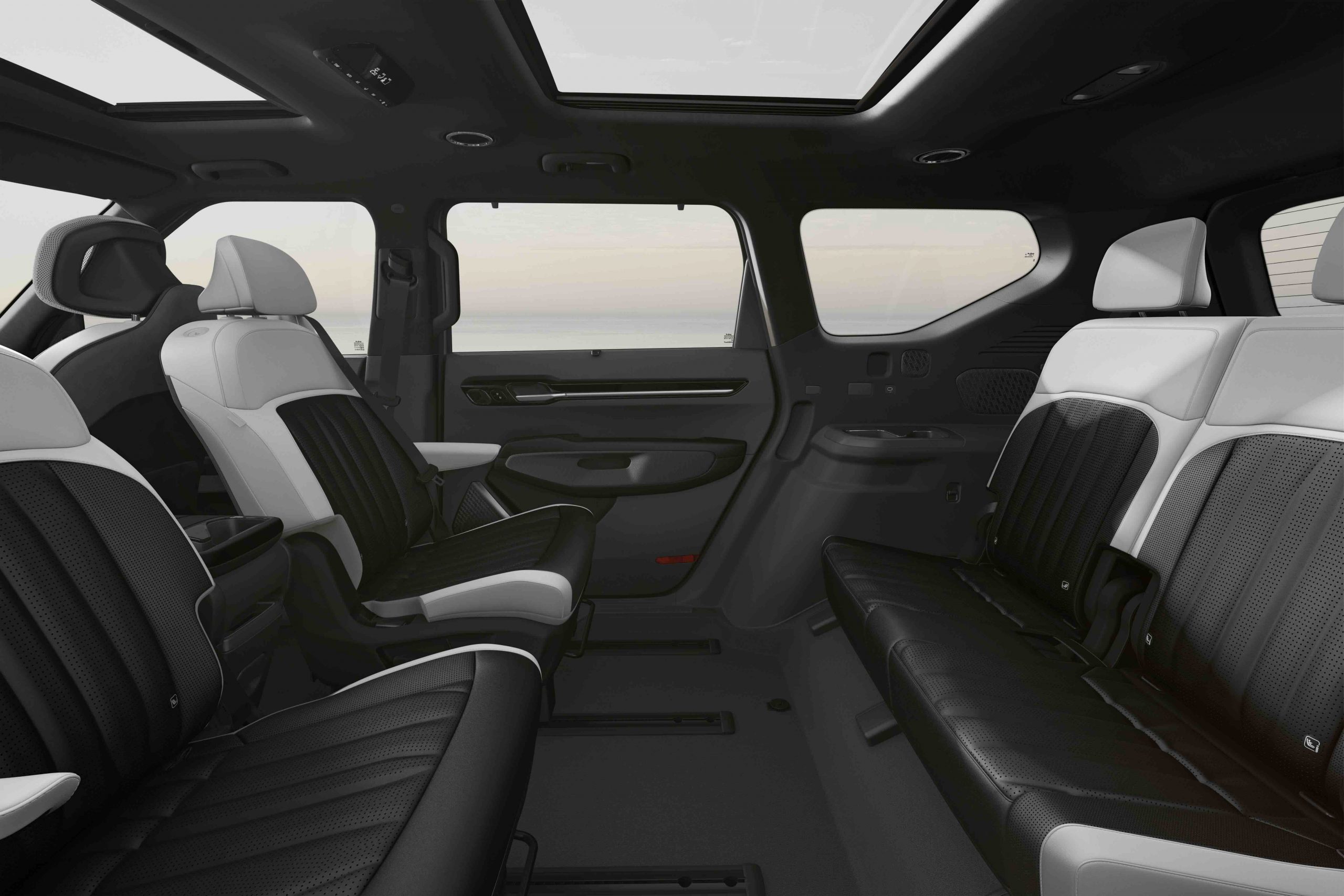 MV_24MY_GE_LHD_Interior_Second_Row_Swivel_Seats - NXT