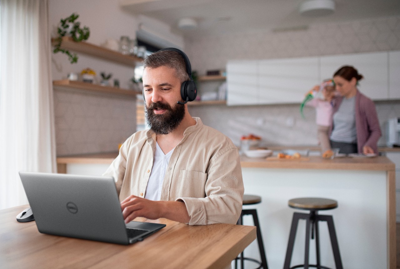 Dell Is Revolutionizing Modern Workspaces with Intelligent Headsets
