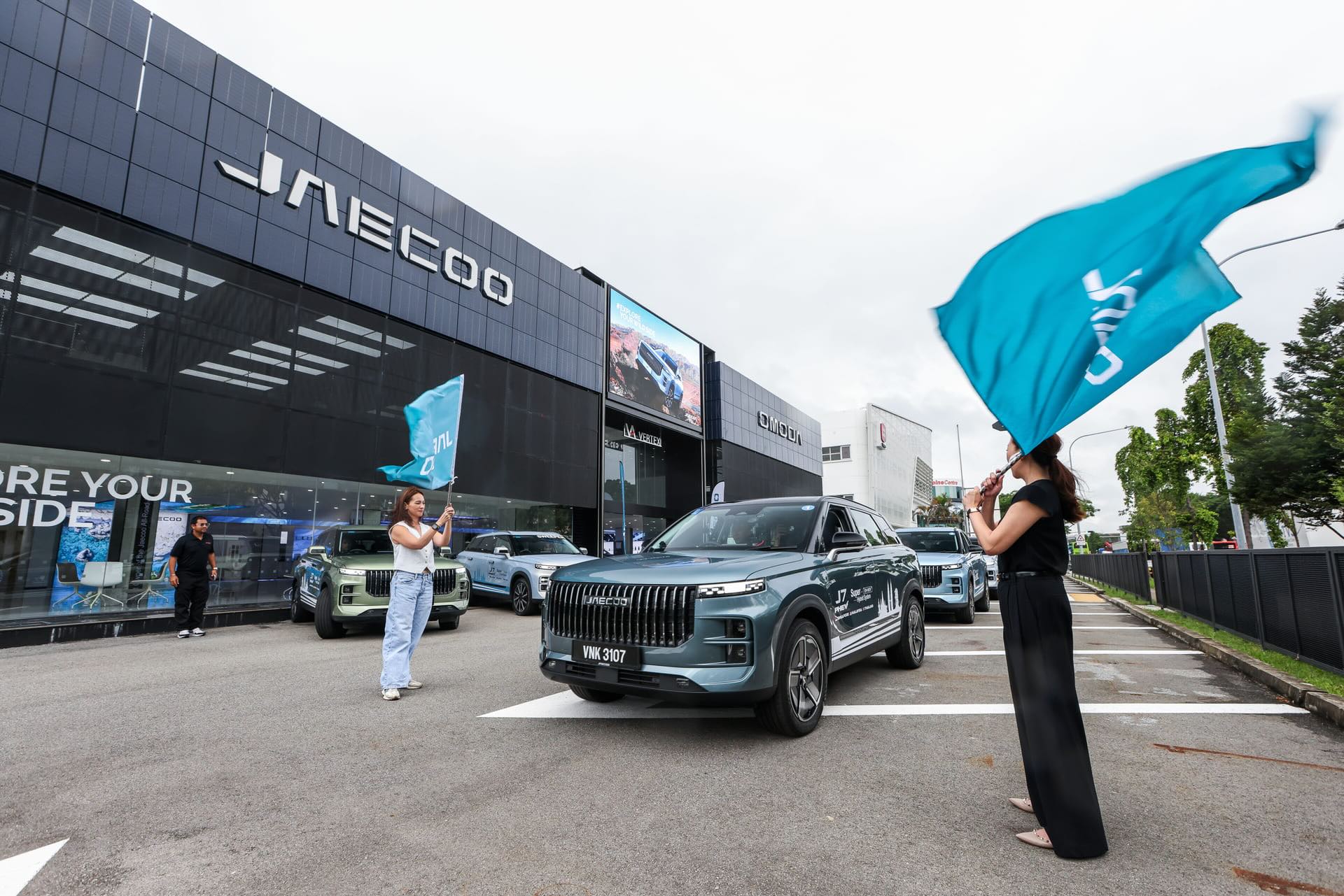 JAECOO J7 PHEV Sets New Benchmark with Record-Breaking 1,427km Range on a Single Tank and Charge ...