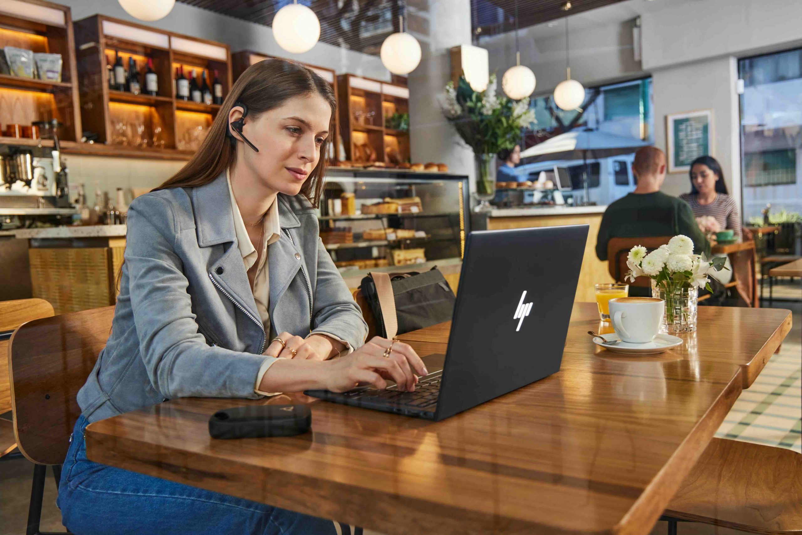 HP Unveils Next-Gen AI PCs and Workstations to Revolutionize ...