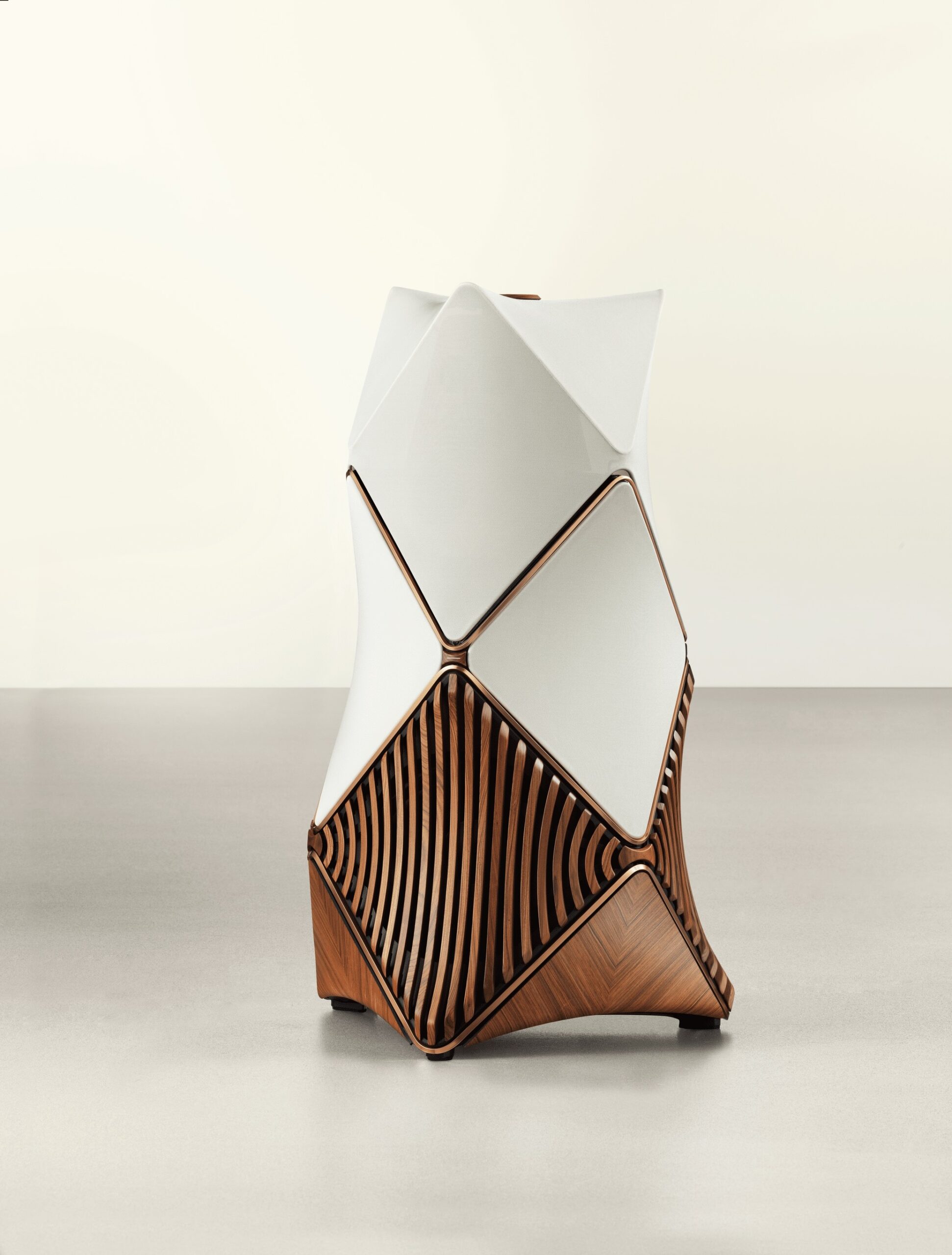 Beolab 90 Monarch edition with crown 0045 - NXT